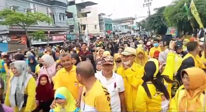 HUT Ke-58 Partai Golkar Ribuan Rakyat Kuningkan Kota Muara Enim | Link ... HUT Ke-58 Partai Golkar Ribuan Rakyat Kuningkan Kota Muara Enim | Link ...
