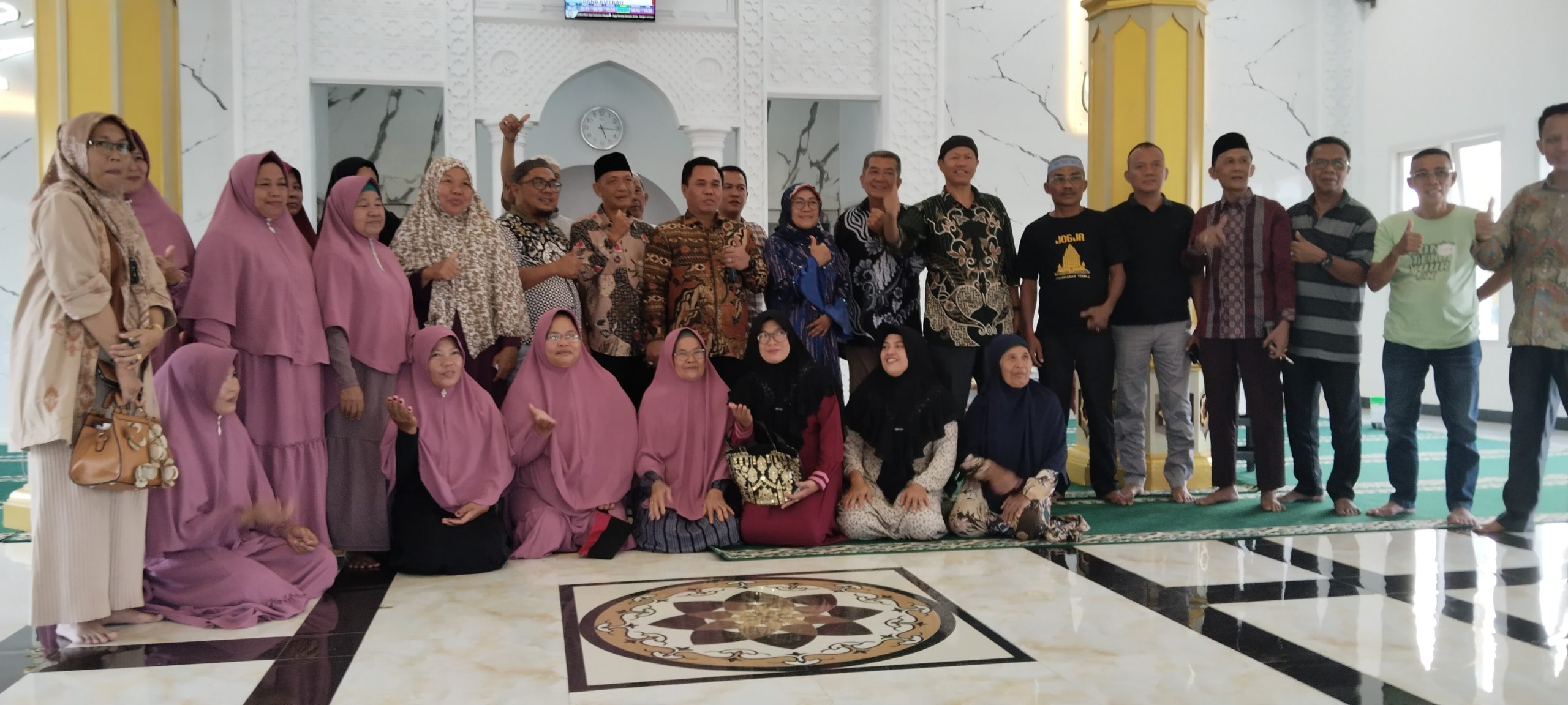 Paslon Devi-Ferdinand Kandidat Terkuat Pilkada PALI Terus Mengalir ... Paslon Devi-Ferdinand Kandidat Terkuat Pilkada PALI Terus Mengalir ...