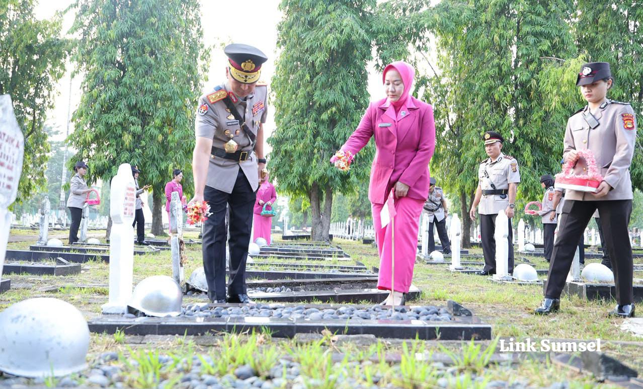 Kapolda Sumsel Pimpin Upacara Ziarah TMP, Perkuat Nilai-Nilai ...